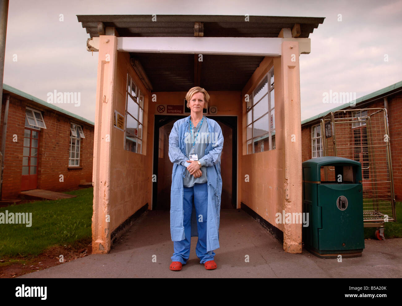 Doctor surgery uk door hi-res stock photography and images - Alamy