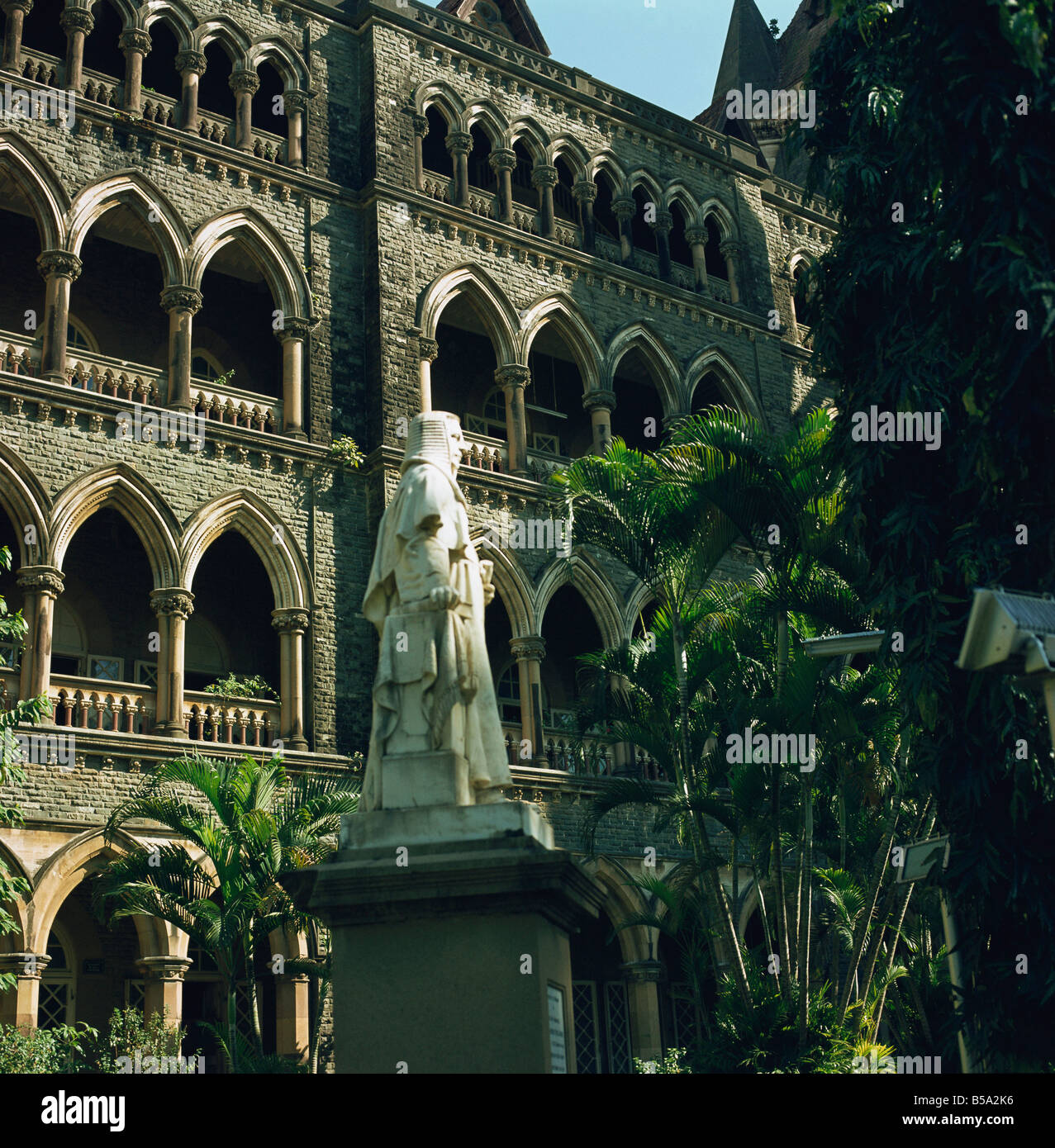 Mumbai law courts hi-res stock photography and images - Alamy