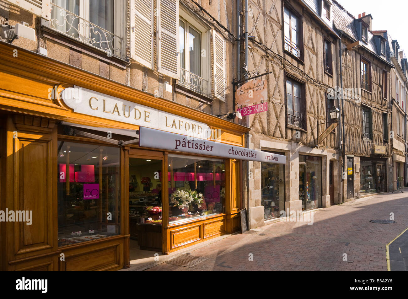 Poitiers france chocolate hi-res stock photography and images - Alamy