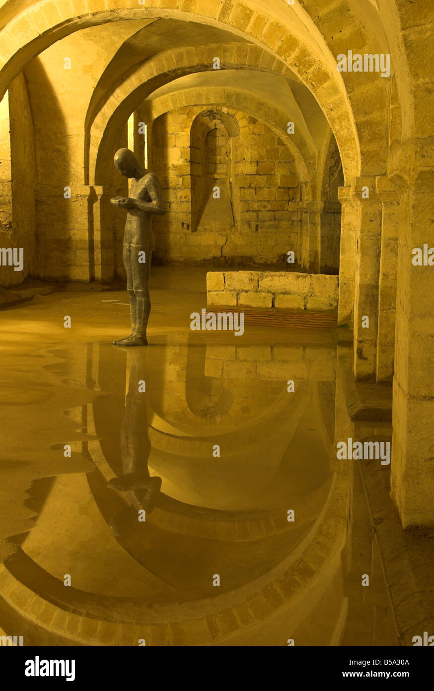 Crypt statue hi-res stock photography and images - Alamy