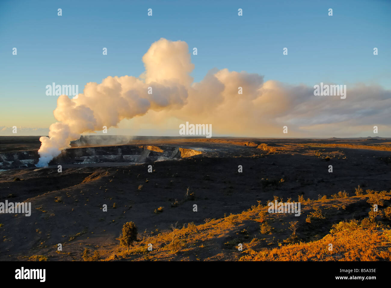 Sunrise Halemaumau crater eruption Jaggar Museum Kilauea volcano Stock ...