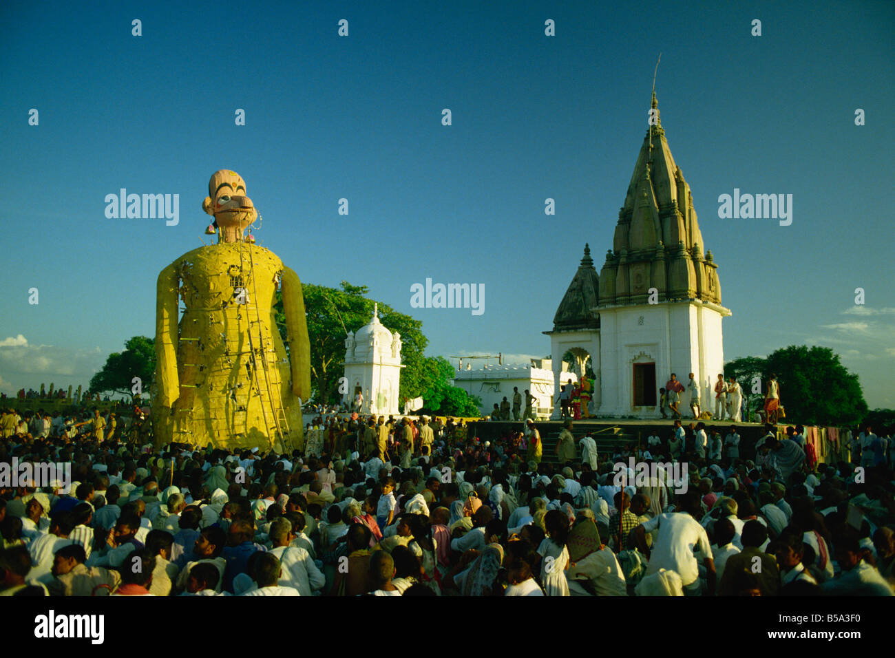 Giant effigy of the demon god Ravana, Hindu epic the Ramayana, Varanasi ...