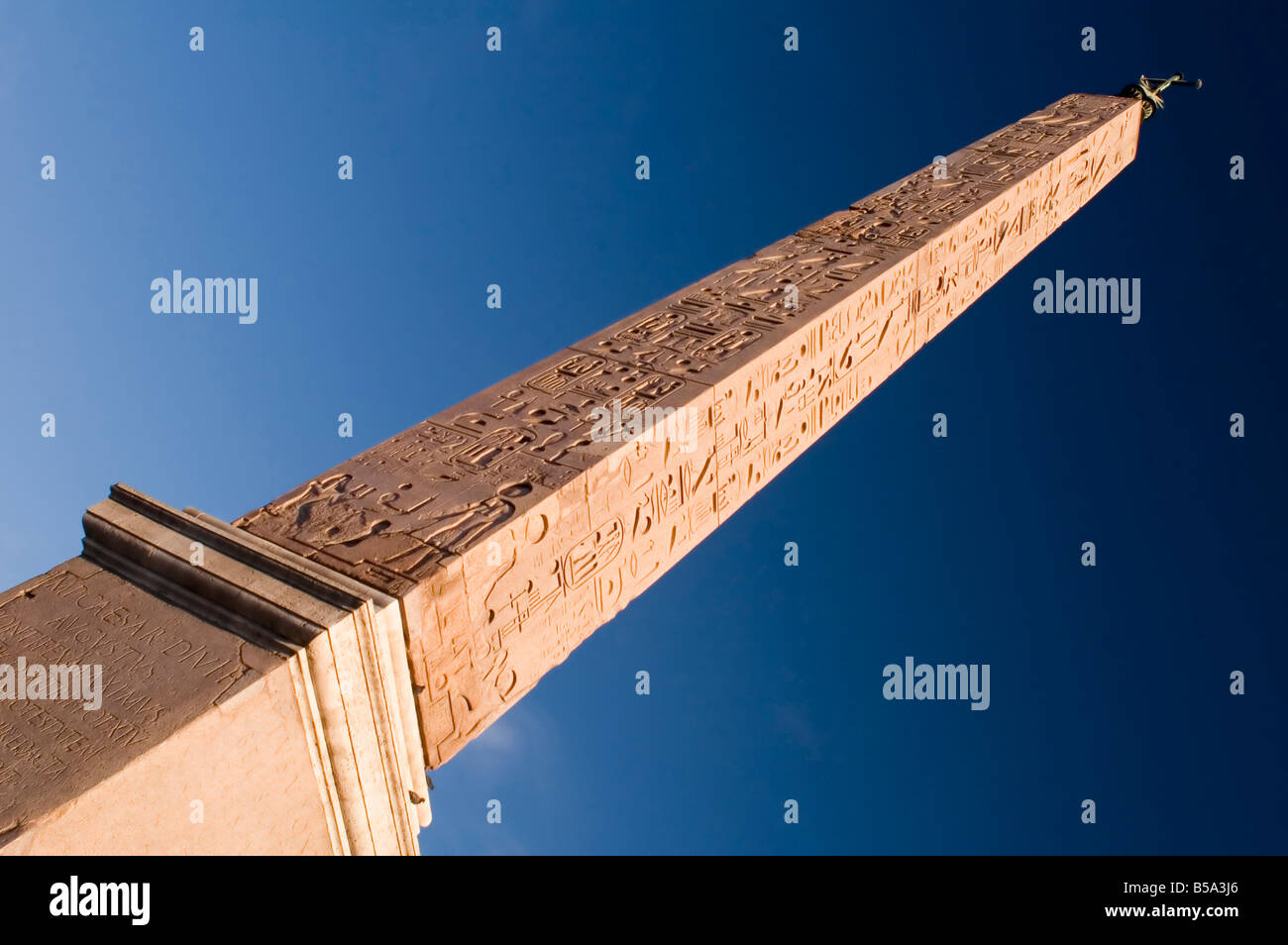 Famous obelisk in historical hi-res stock photography and images - Alamy