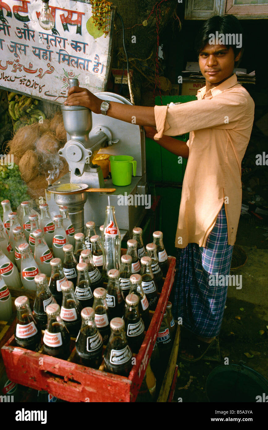 Refreshments stall hi-res stock photography and images - Alamy