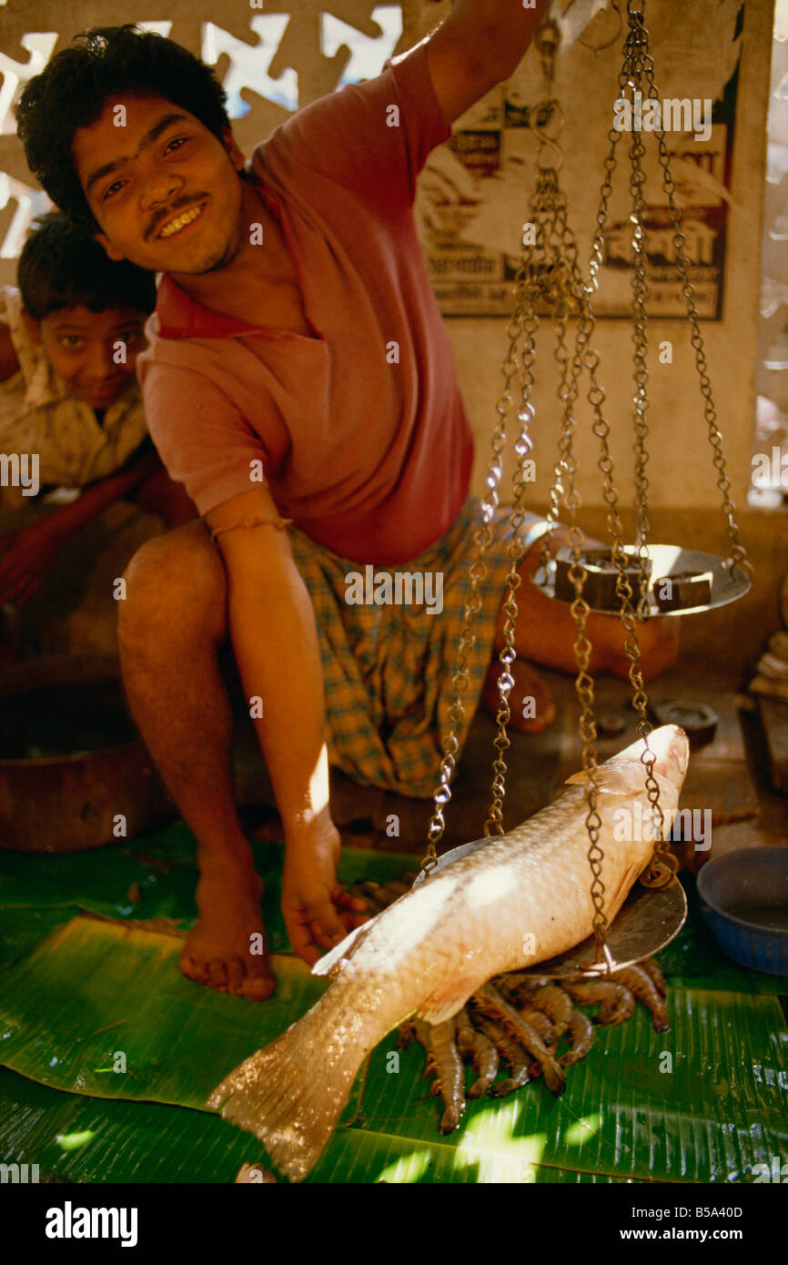 Kolkata Fish Market High Resolution Stock Photography and Images - Alamy