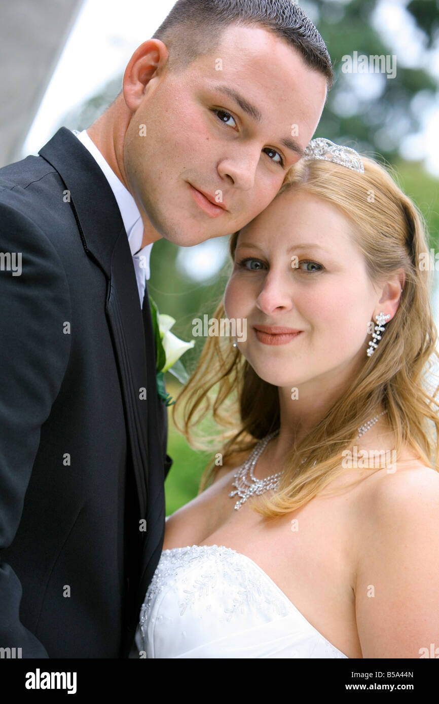 Portrait of a bride and groom Stock Photo - Alamy