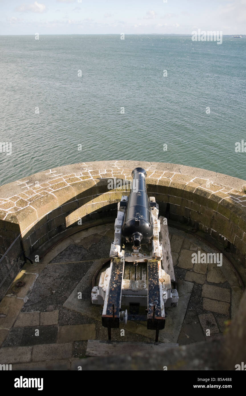 Directional cannon on frame and turntable at Carrickfergus Castle ...