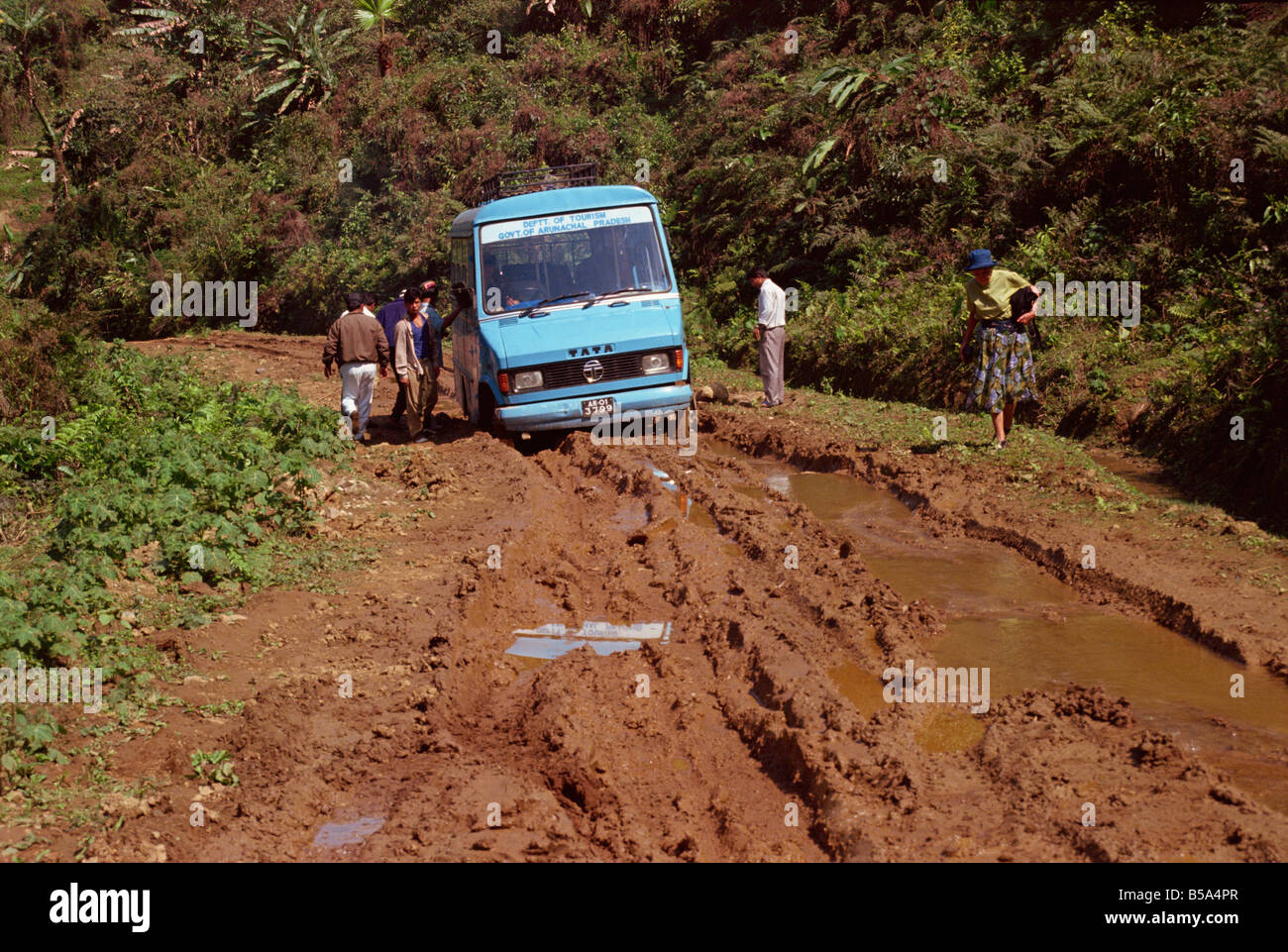 Bus got stuck hi-res stock photography and images - Alamy