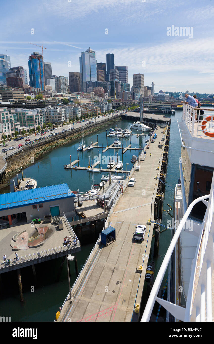 Small marina in front of skyscrapers along waterfront area of Seattle ...