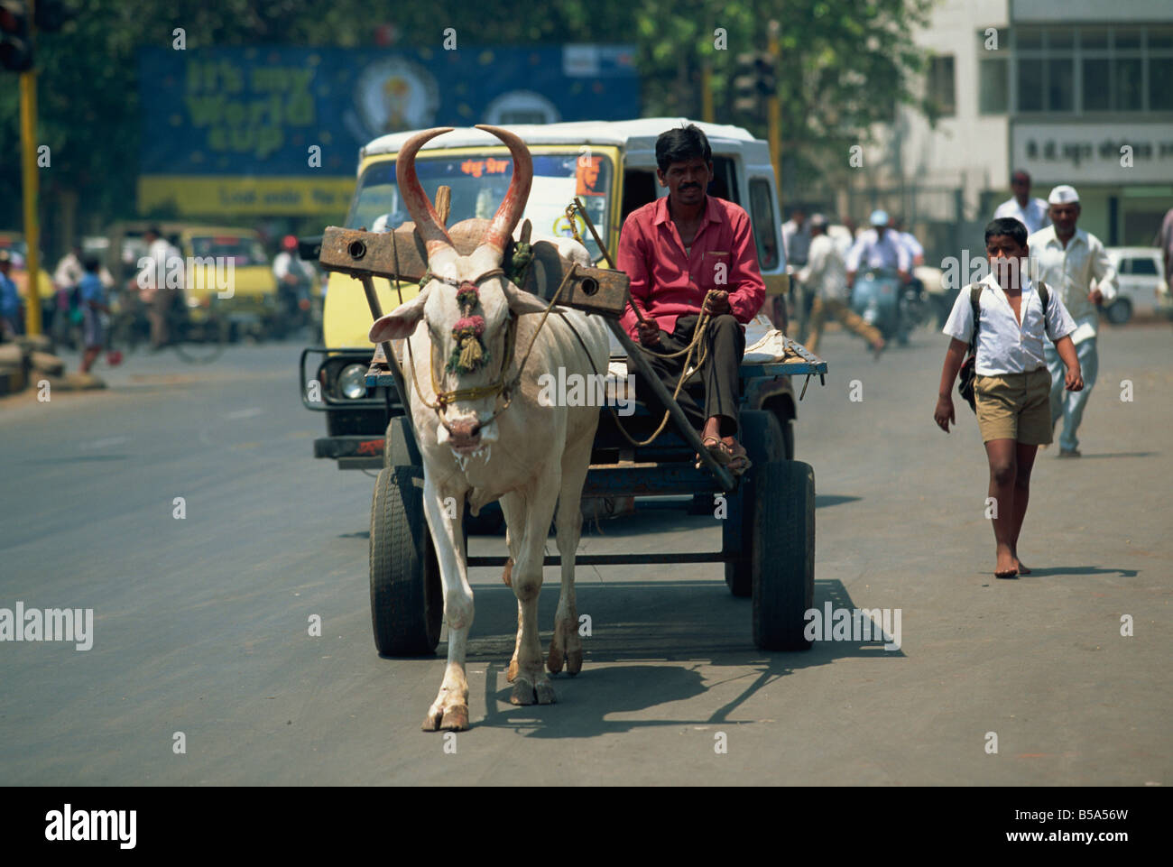 Bullock cart india hi-res stock photography and images - Alamy