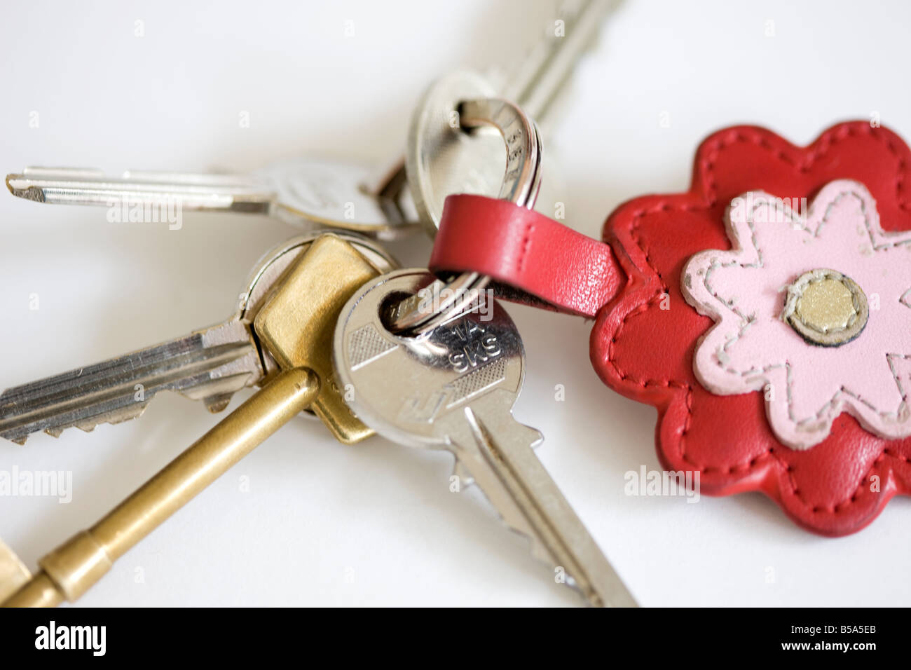 house keys on a table Stock Photo - Alamy