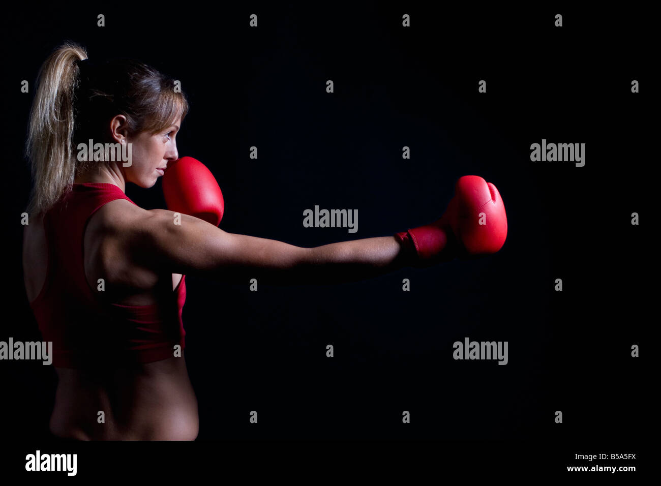 Young woman boxeadora Stock Photo - Alamy