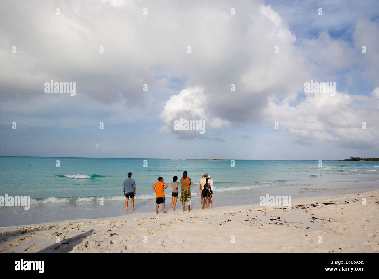 Tourists at Shroud Key in the Bahamas Stock Photo - Alamy