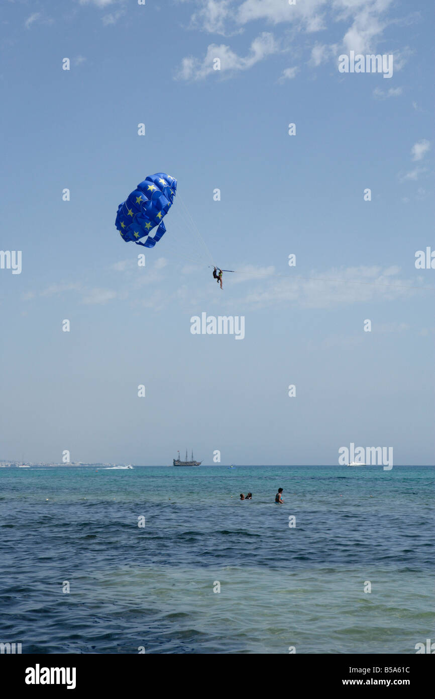 Parachute, parachouting, paratrooper, sea, sky, cloud Stock Photo - Alamy