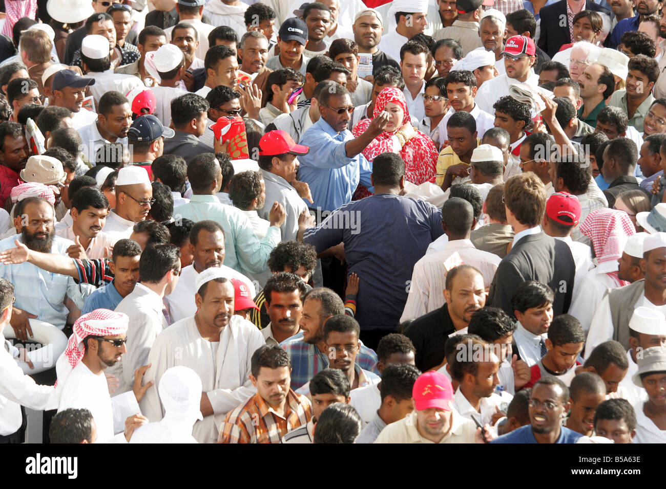 Crowds in Dubai, United Arab Emirates Stock Photo - Alamy