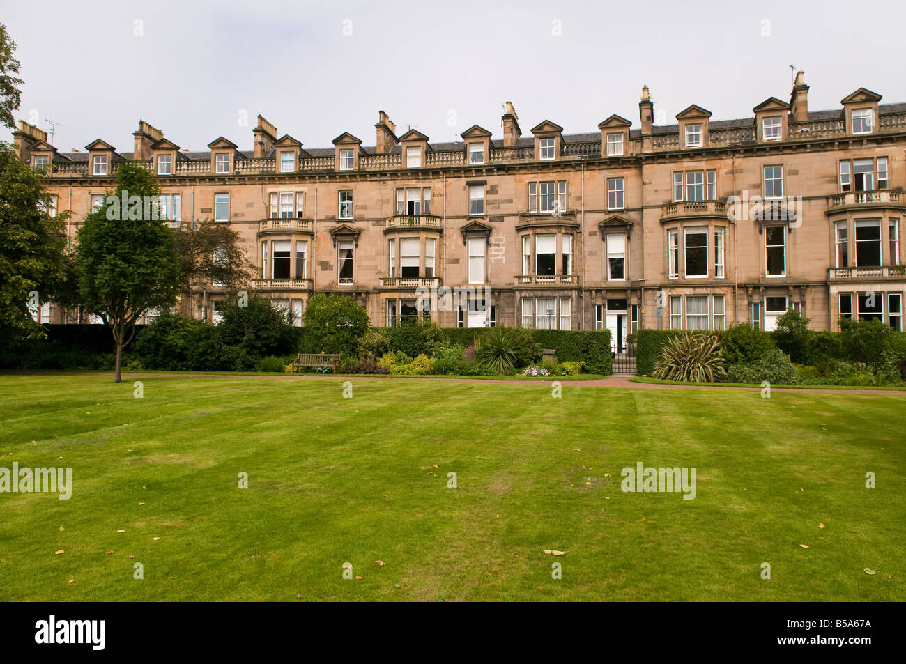 Edinburgh flats hi-res stock photography and images - Alamy