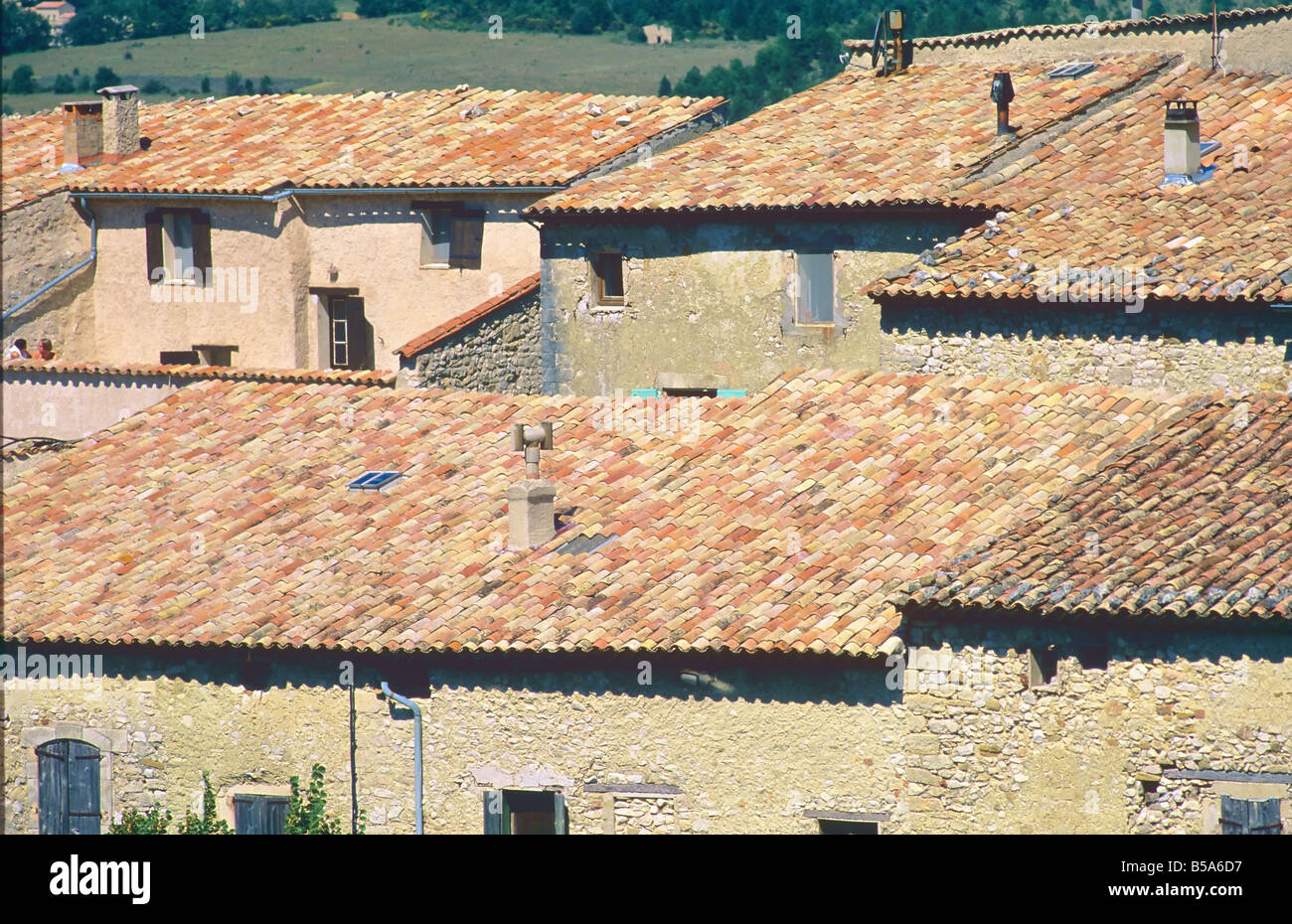 TILED ROOFS "AUREL" VILLAGE PROVENCE FRANCE Stock Photo - Alamy