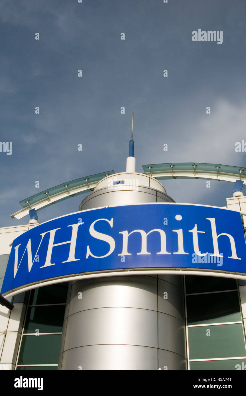 Wh smiths stationery hi-res stock photography and images - Alamy