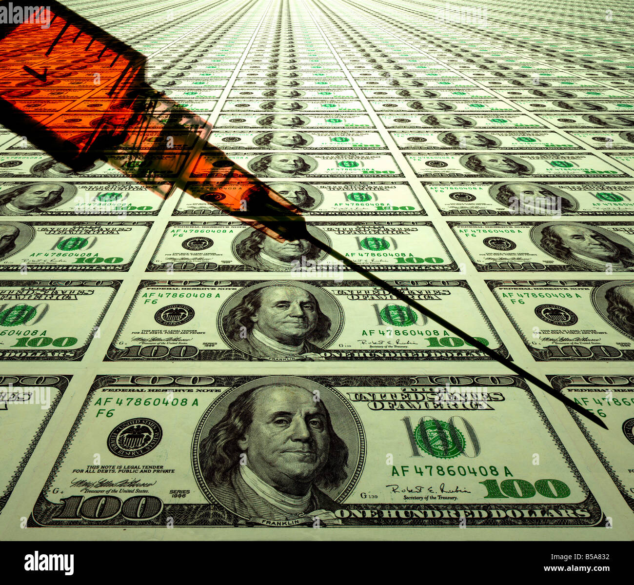 Hypodermic needle money tiled background Stock Photo - Alamy