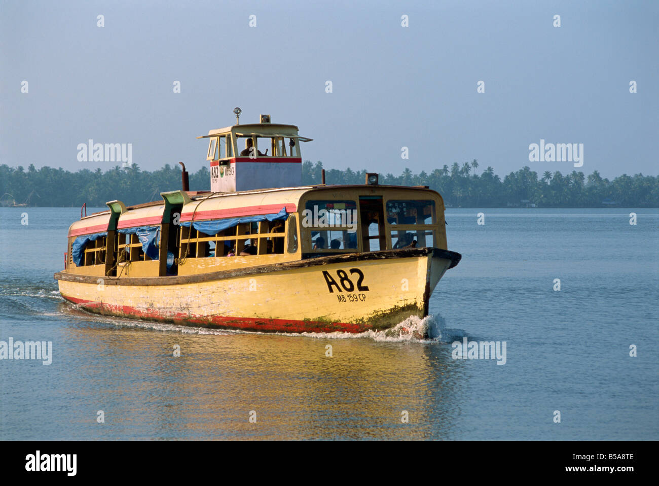 Ferry boats hi-res stock photography and images - Alamy