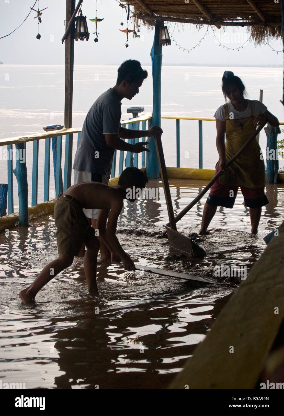 Cleaning up after flood hi-res stock photography and images - Alamy