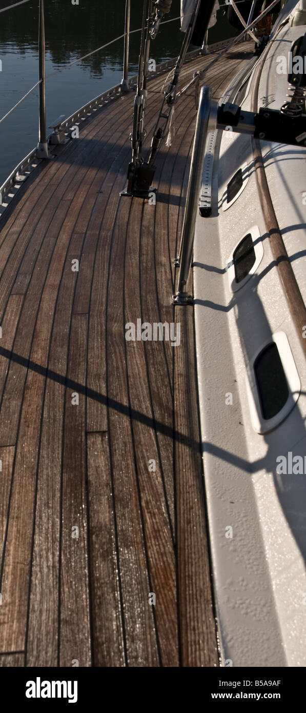 Shroud sailing hi-res stock photography and images - Alamy