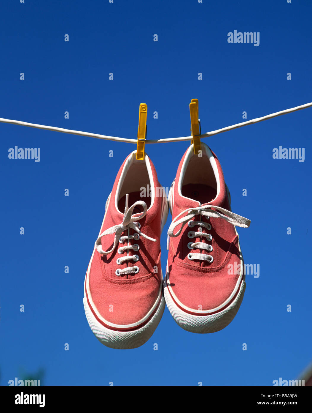 Washing lines on beach hi-res stock photography and images - Alamy