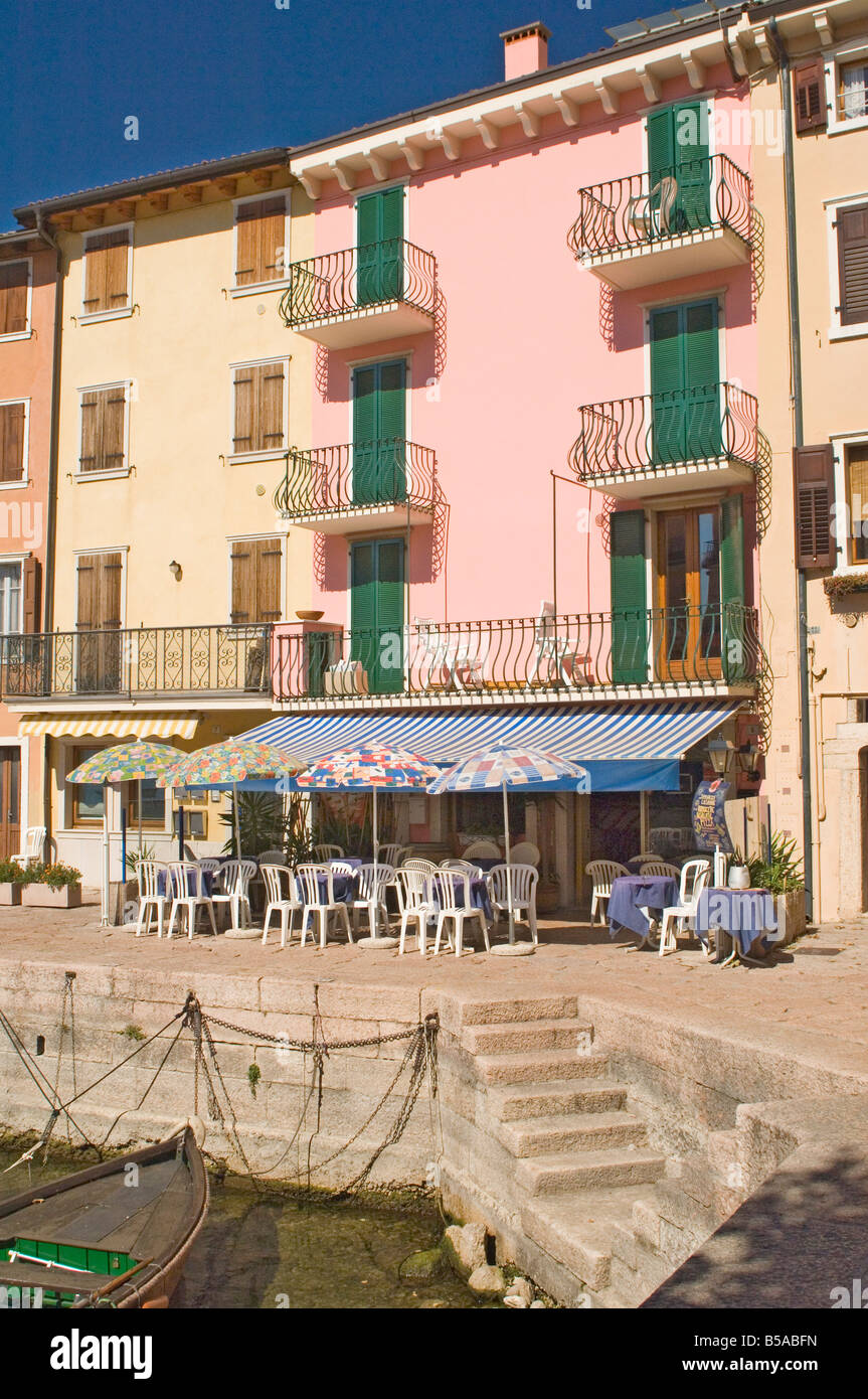 A harbourside cafe at Pai, Lake Garda, Veneto, Italy, Europe Stock ...
