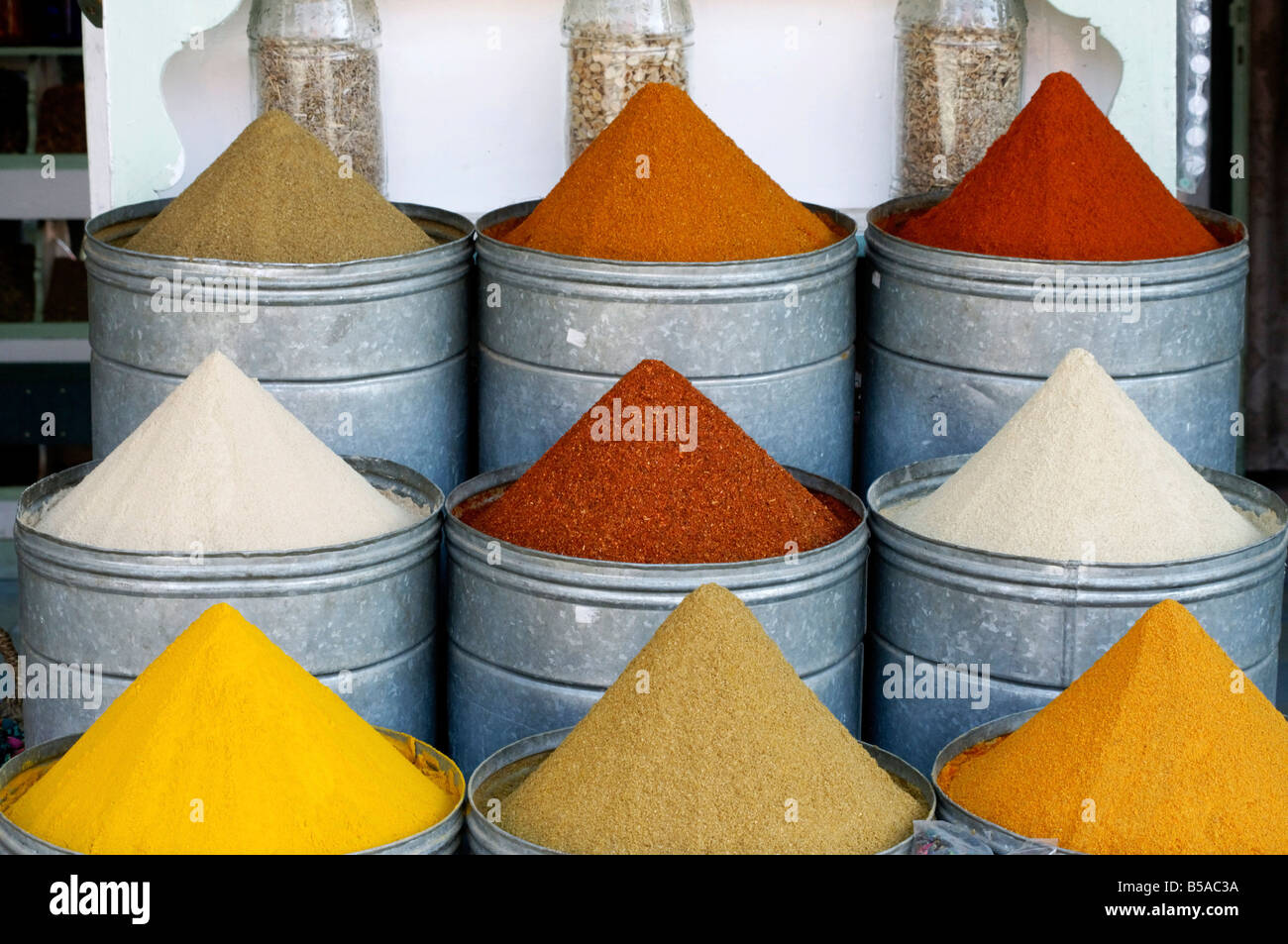 Spice pyramids hi-res stock photography and images - Alamy