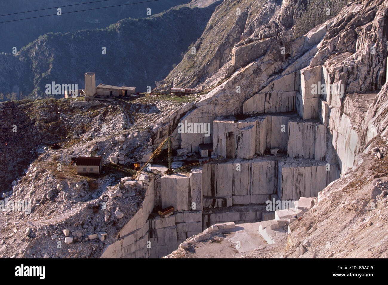 Carrara marble quarry hi-res stock photography and images - Alamy
