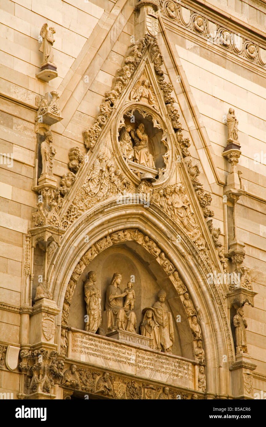 Duomo naples cathedral exterior hi-res stock photography and images - Alamy