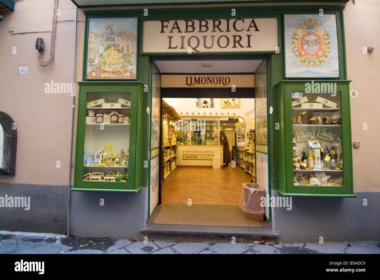 Limoncello sorrento hi-res stock photography and images - Alamy