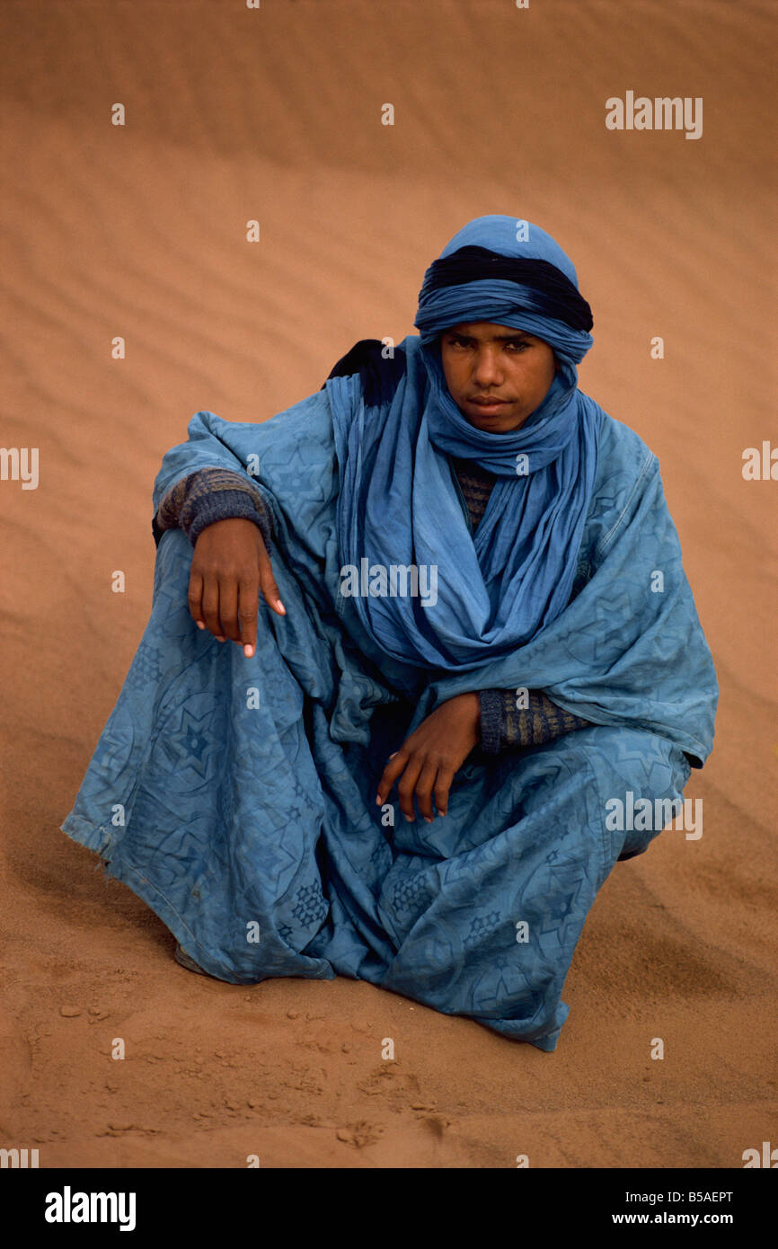 Tuaregs with traditional clothing hi-res stock photography and images ...
