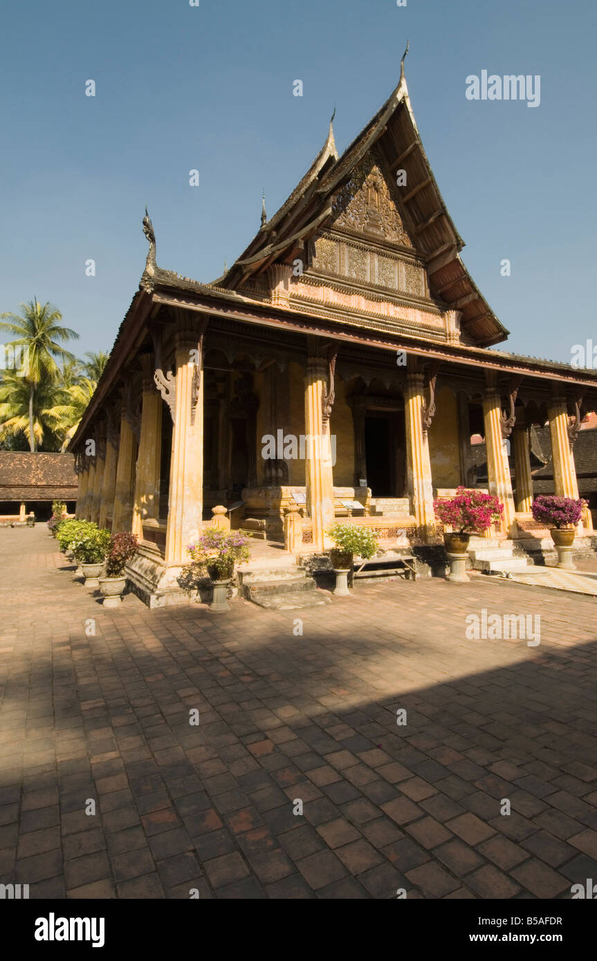 Si saket temple hi-res stock photography and images - Alamy