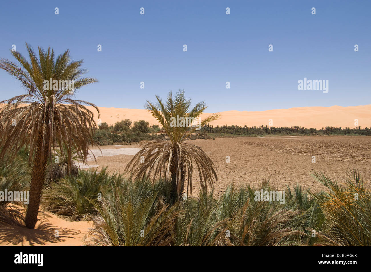 Mandara lake, Erg Awbari, Sahara desert, Fezzan, Libya, North Africa ...