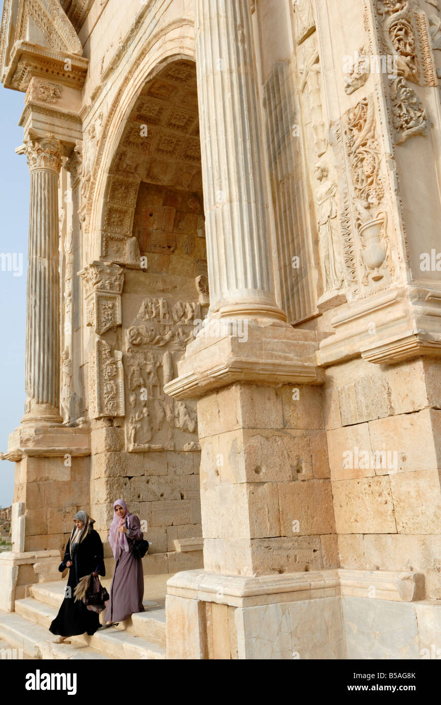 Moslem women and Arch of Septimus Severus, Leptis Magna, UNESCO World ...