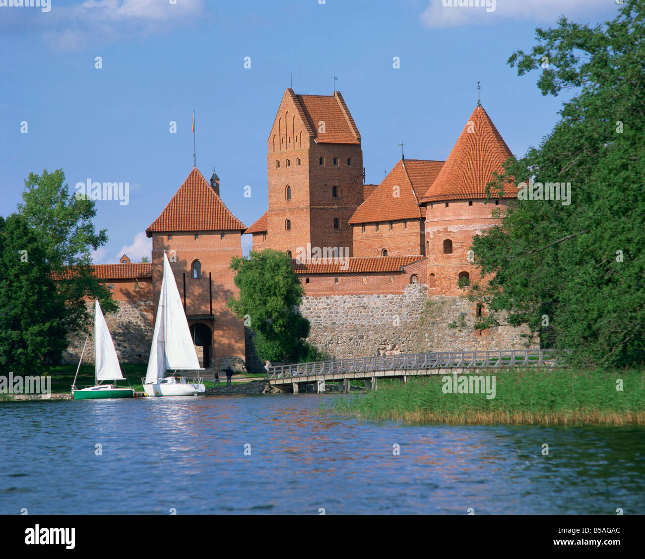 Castles in lithuania hi-res stock photography and images - Alamy