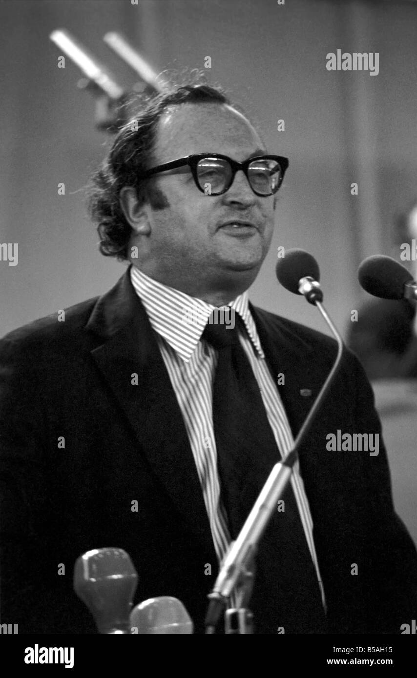 Labour politician Clive Jenkins speaks during a debate on the Common ...
