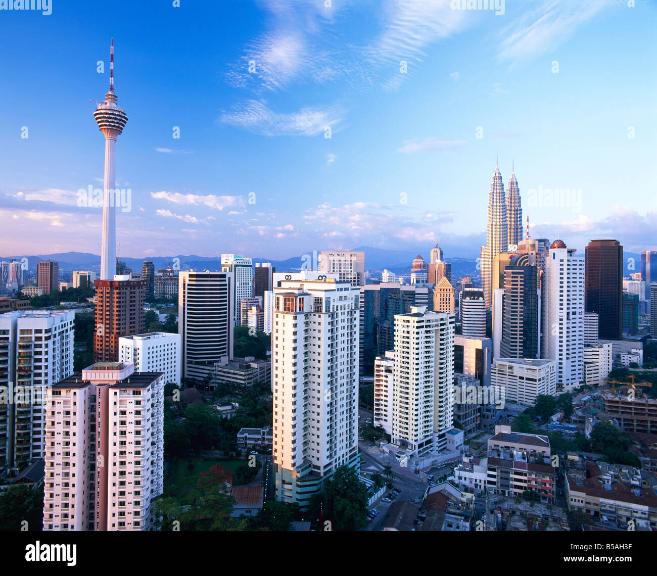 Twin towers hi-res stock photography and images - Alamy