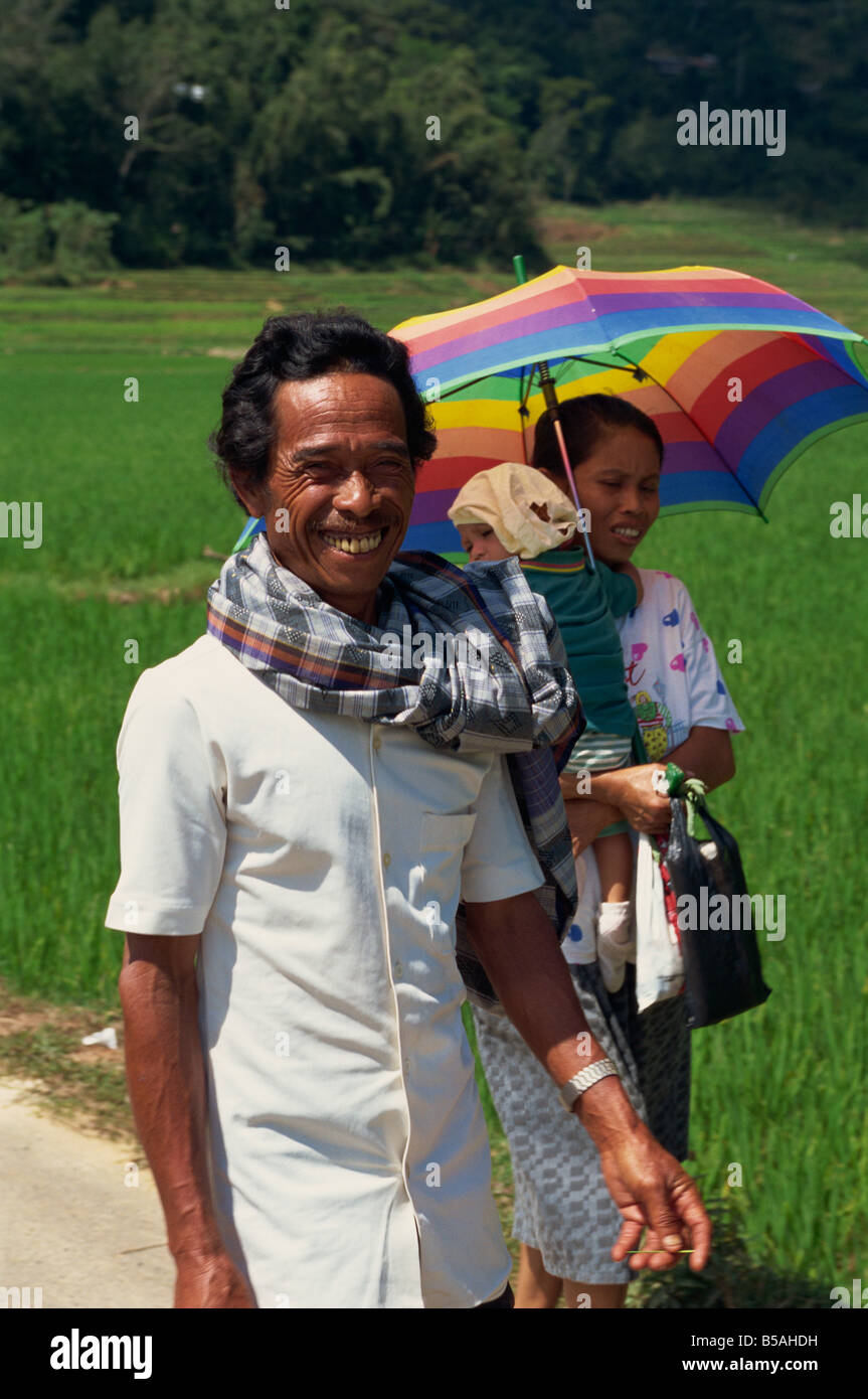 Indigenous family portrait hi-res stock photography and images - Alamy