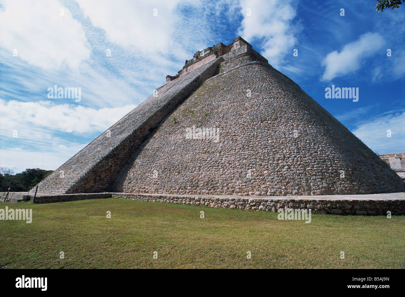 Magicians Pyramid at the Mayan site of Uxmal UNESCO World Heritage Site ...