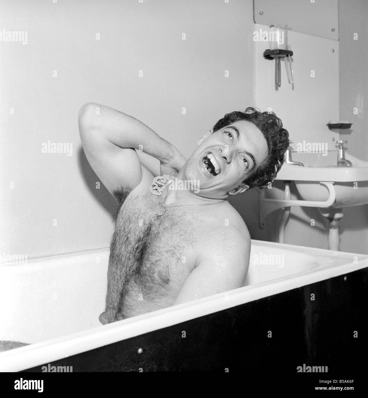 Singer frankie vaughan hi-res stock photography and images - Alamy