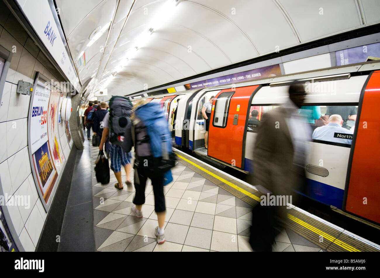 Woman crowded london underground hi-res stock photography and images ...