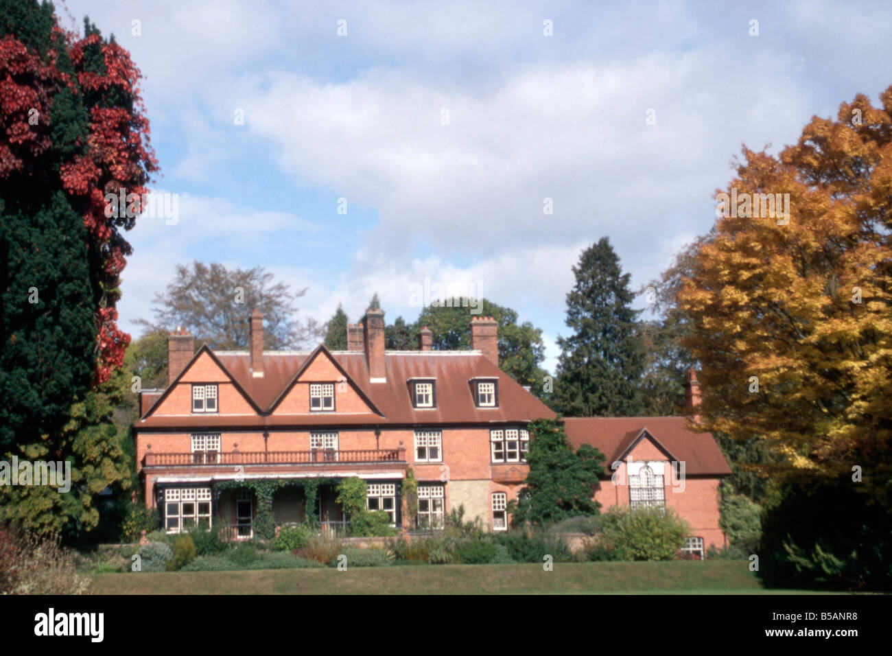 Croft house garden hi-res stock photography and images - Alamy