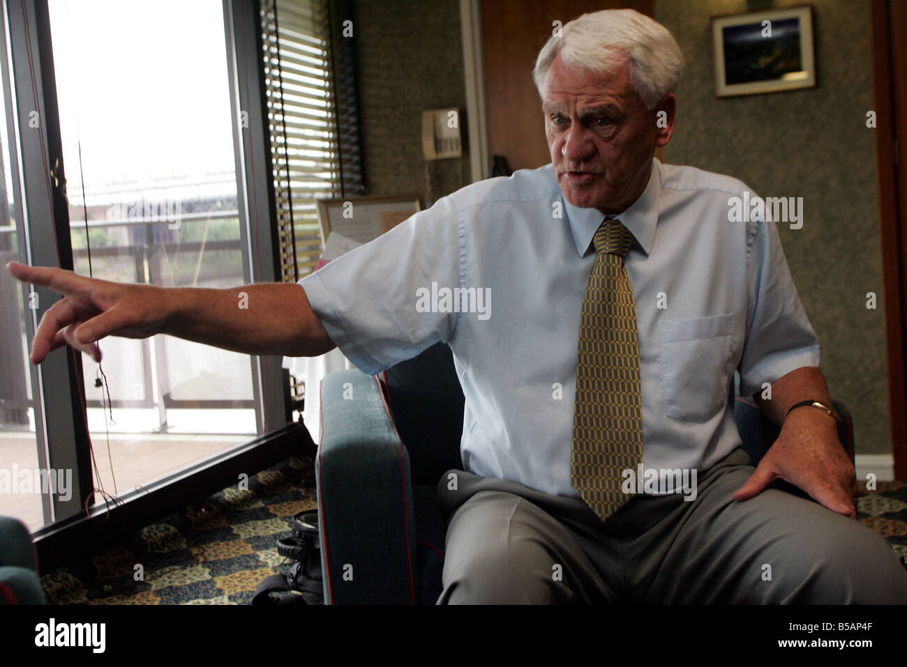 Football talking bobby robson hi-res stock photography and images - Alamy