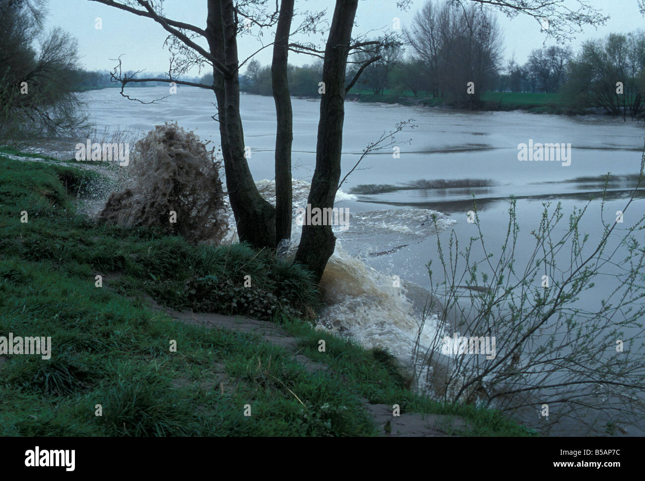 River severn bore hi-res stock photography and images - Alamy