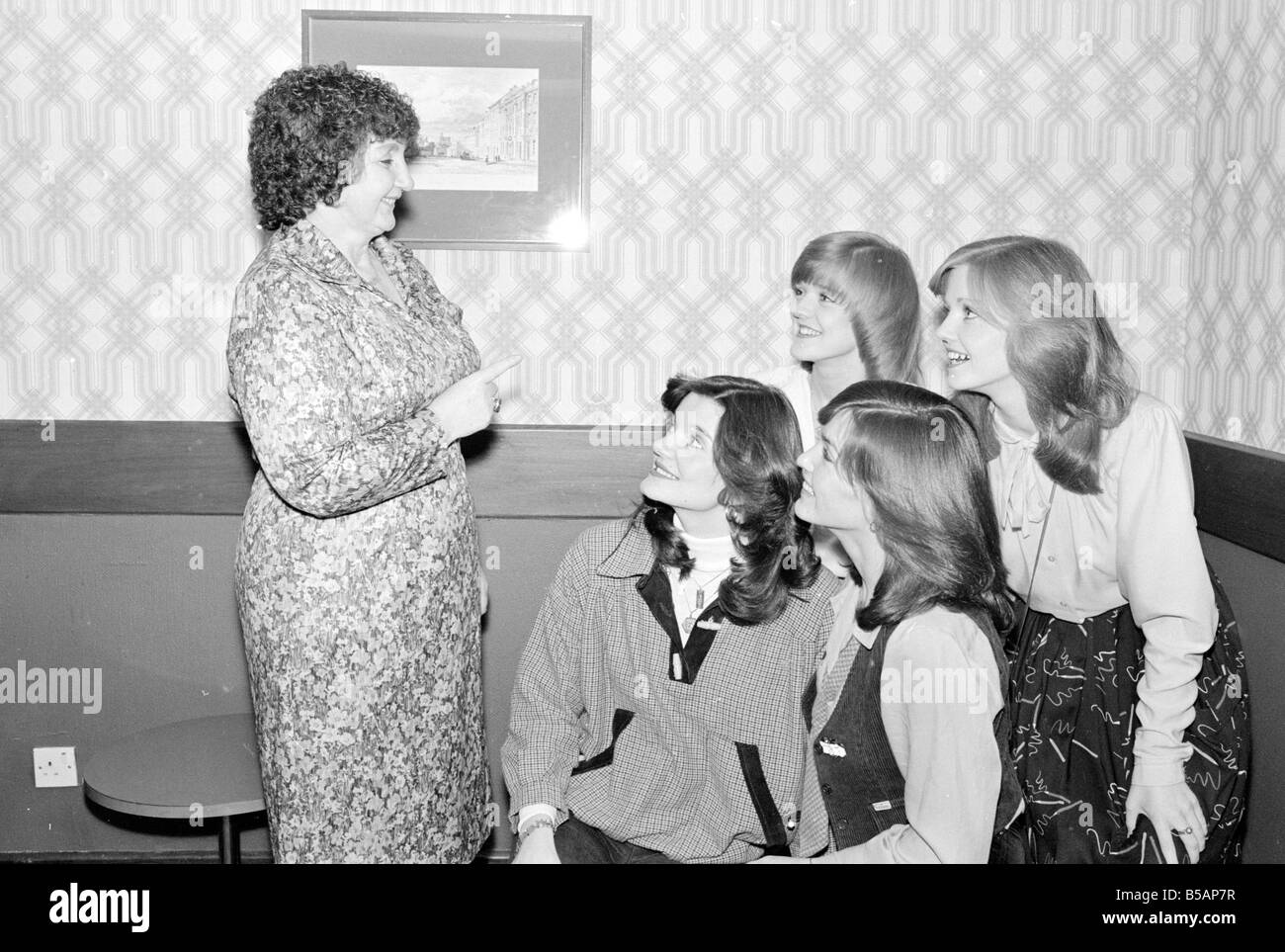 Nolan sisters mother maureen nolan Black and White Stock Photos ...