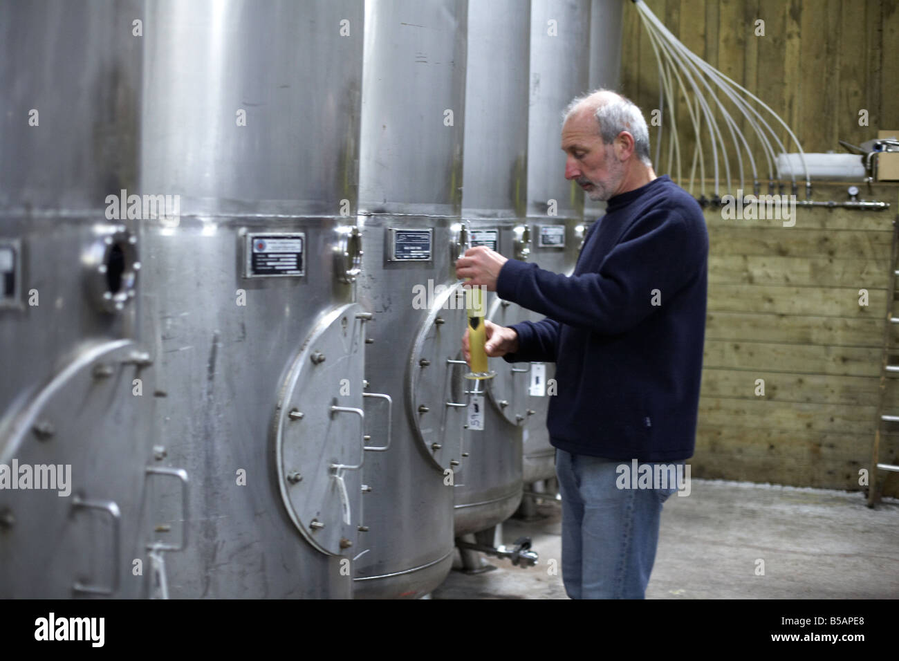 Cider production hi-res stock photography and images - Alamy