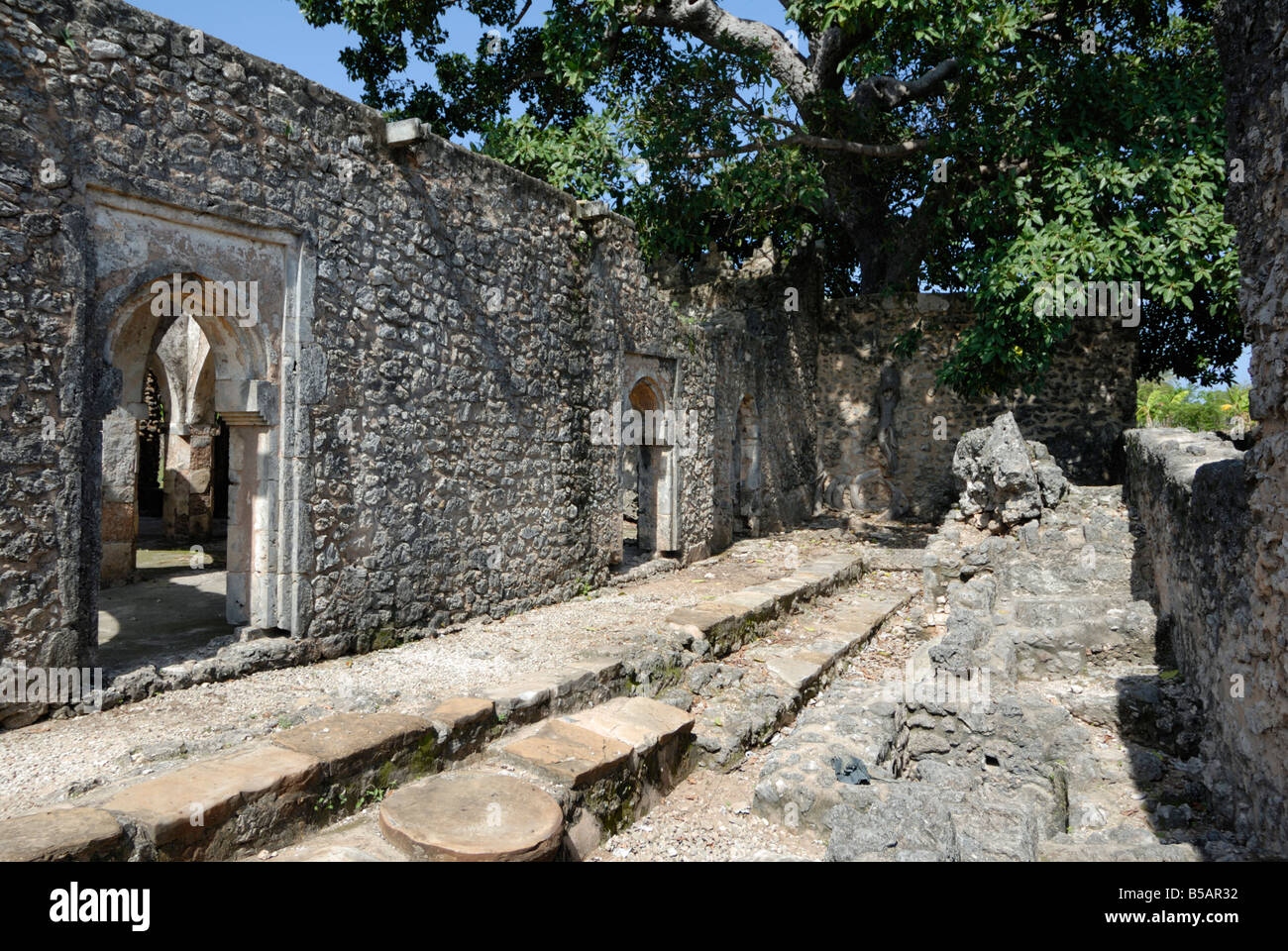 The great mosque, Kilwa Kisiwani Island, UNESCO World Heritage Site ...