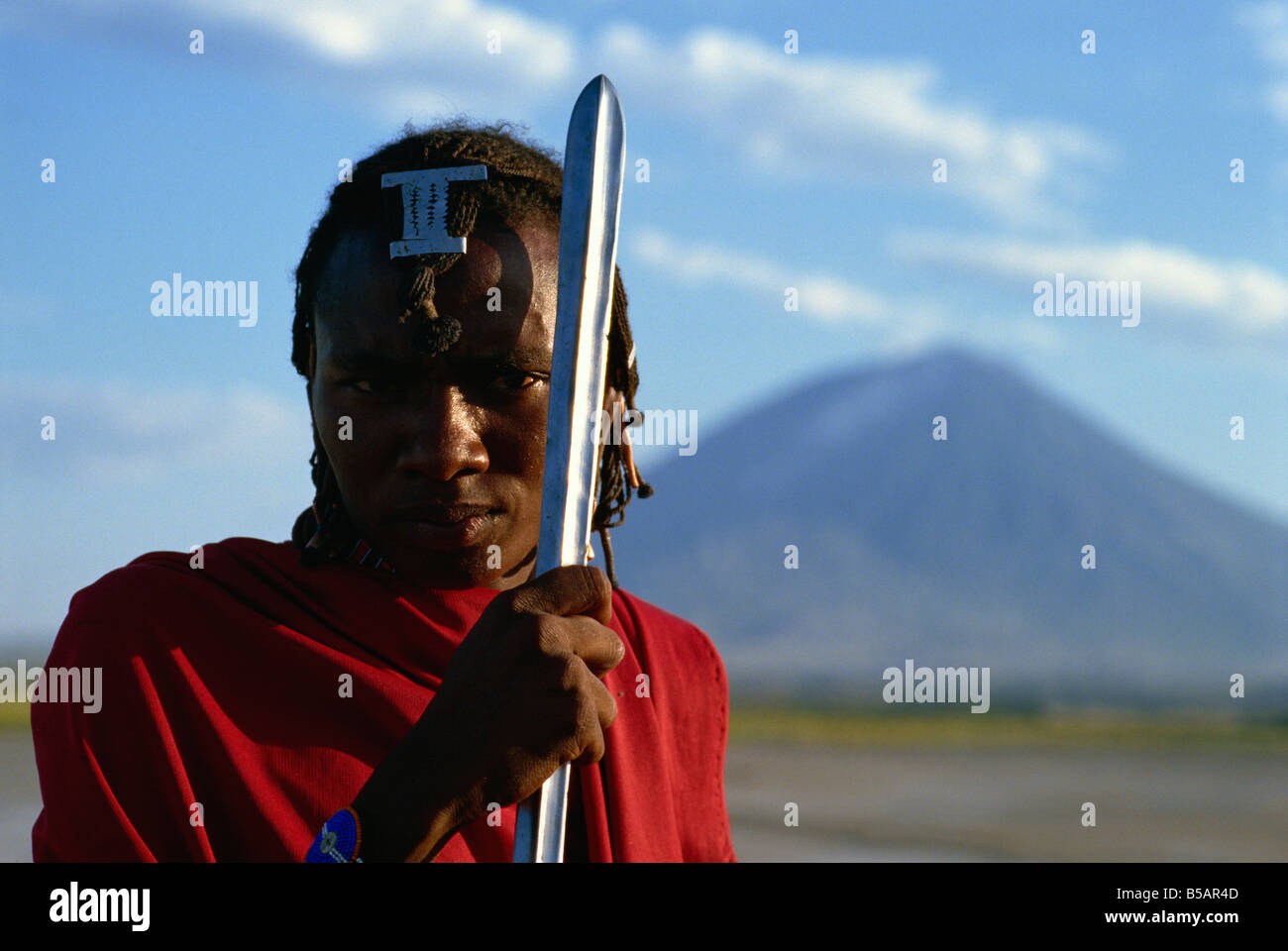 Maasai men in traditional dress hi-res stock photography and images - Alamy